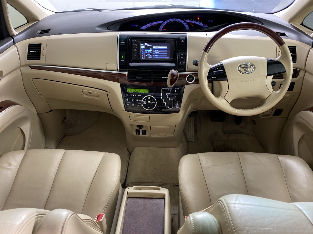 2014 Toyota Tarago Ultima V6 GSR50R Automatic 7 Seats People Mover ...