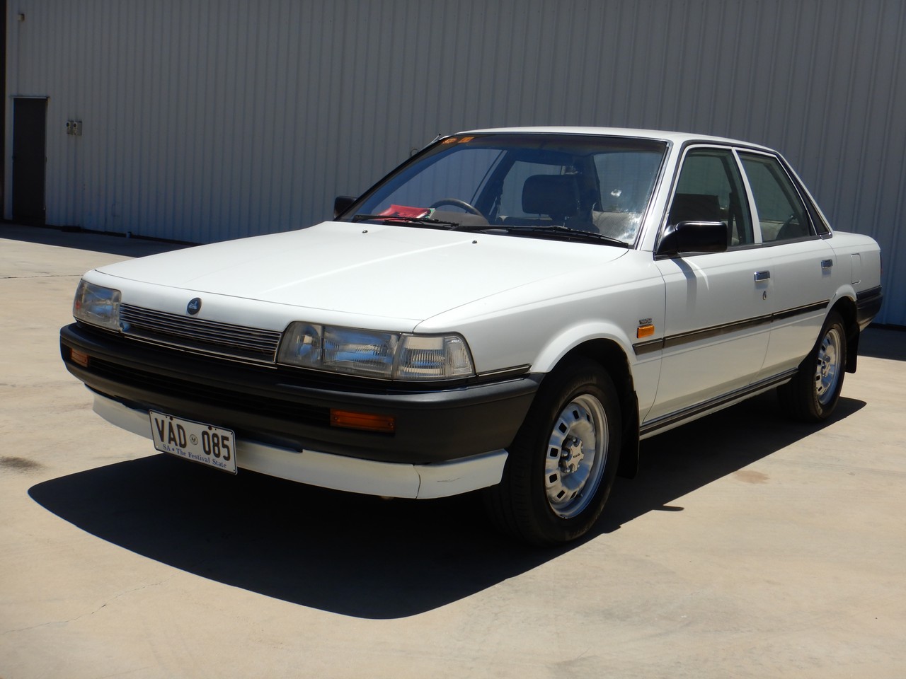 1990 Holden Apollo Automatic Sedan Auction (0001-60023768) | Grays ...