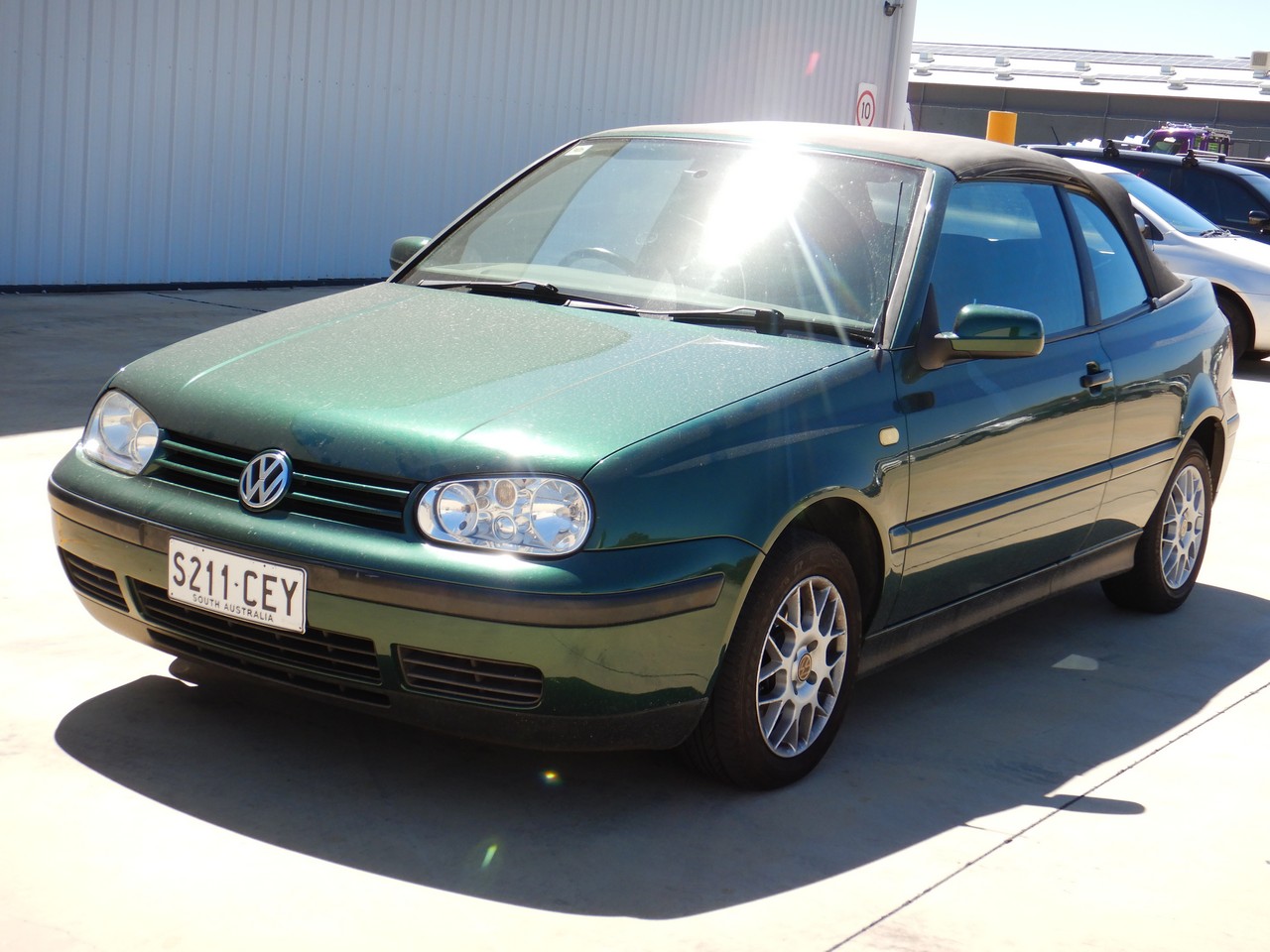 2000 Volkswagen Golf GL Automatic Convertible Auction (0001-60024044 ...