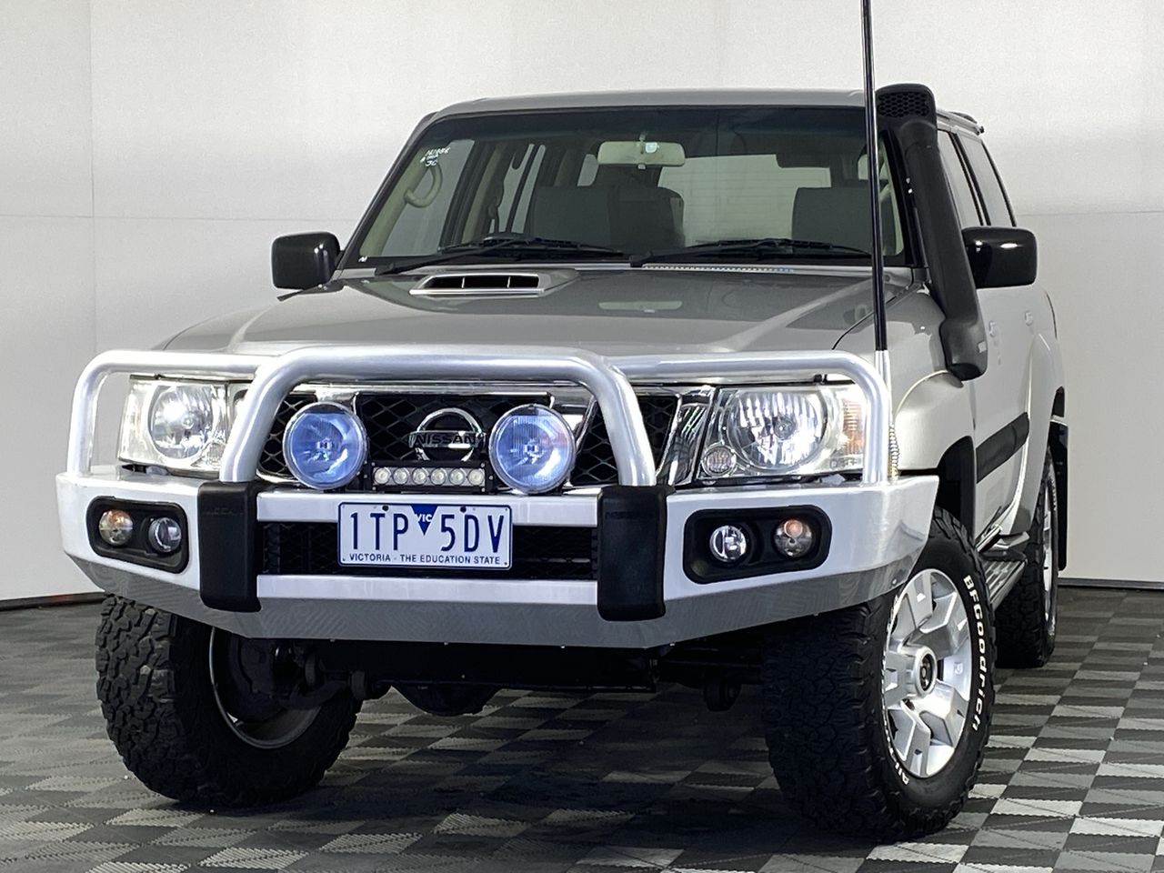 2015 Nissan Patrol 3.0L ST GU Turbo Diesel Manual 7 Seats Wagon Auction ...