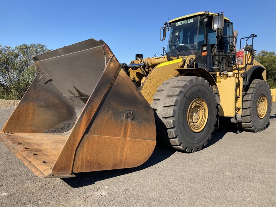 Cat 980h Loader Loading Coal Truck