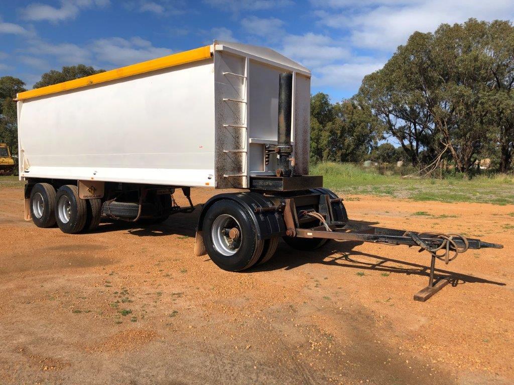 2005 SFM Engineering 3 Axle Grain Trailer Auction (0003-9025392 ...