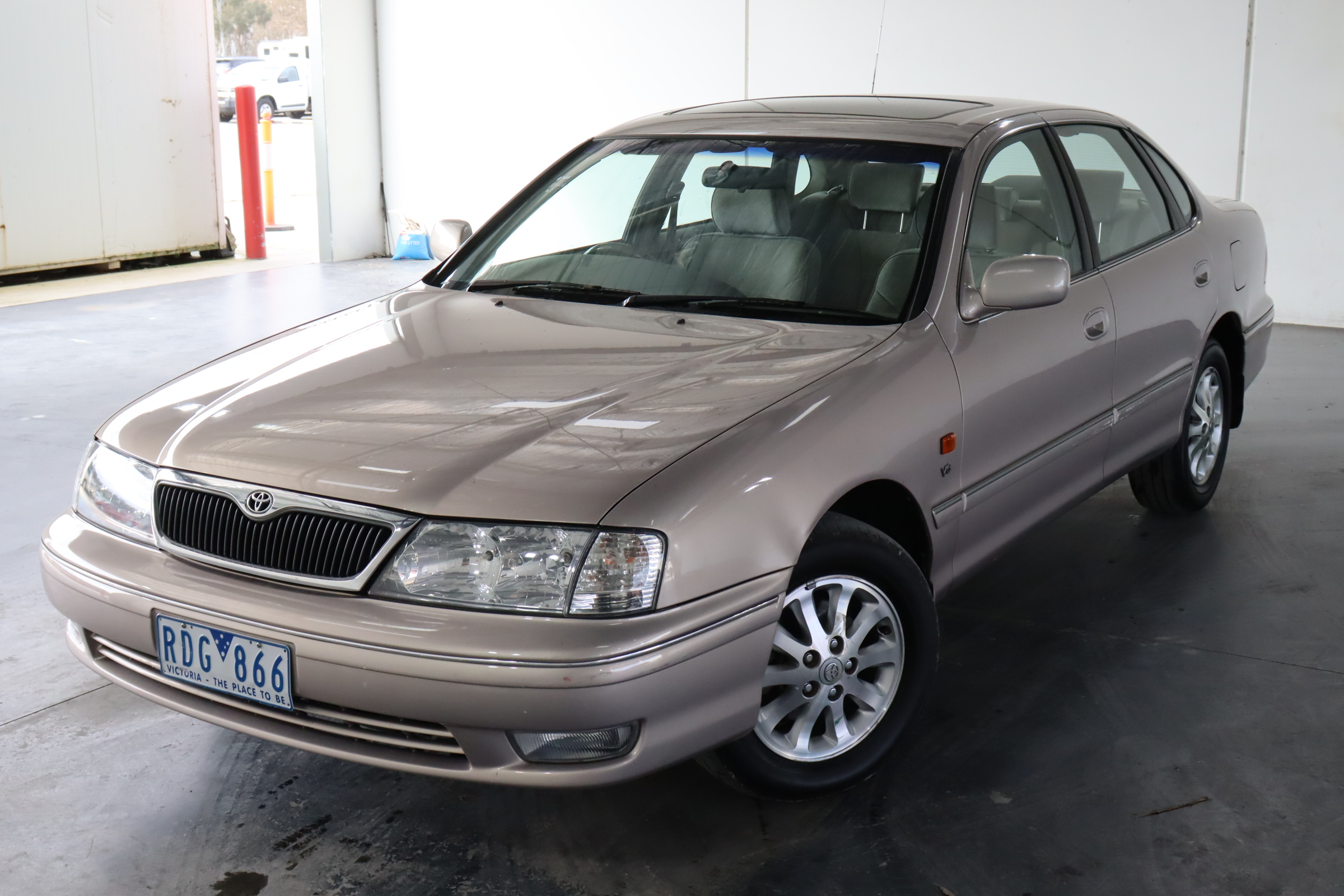 2001 Toyota Avalon Grande MCX10R Automatic Sedan Auction (0001-3499782 ...