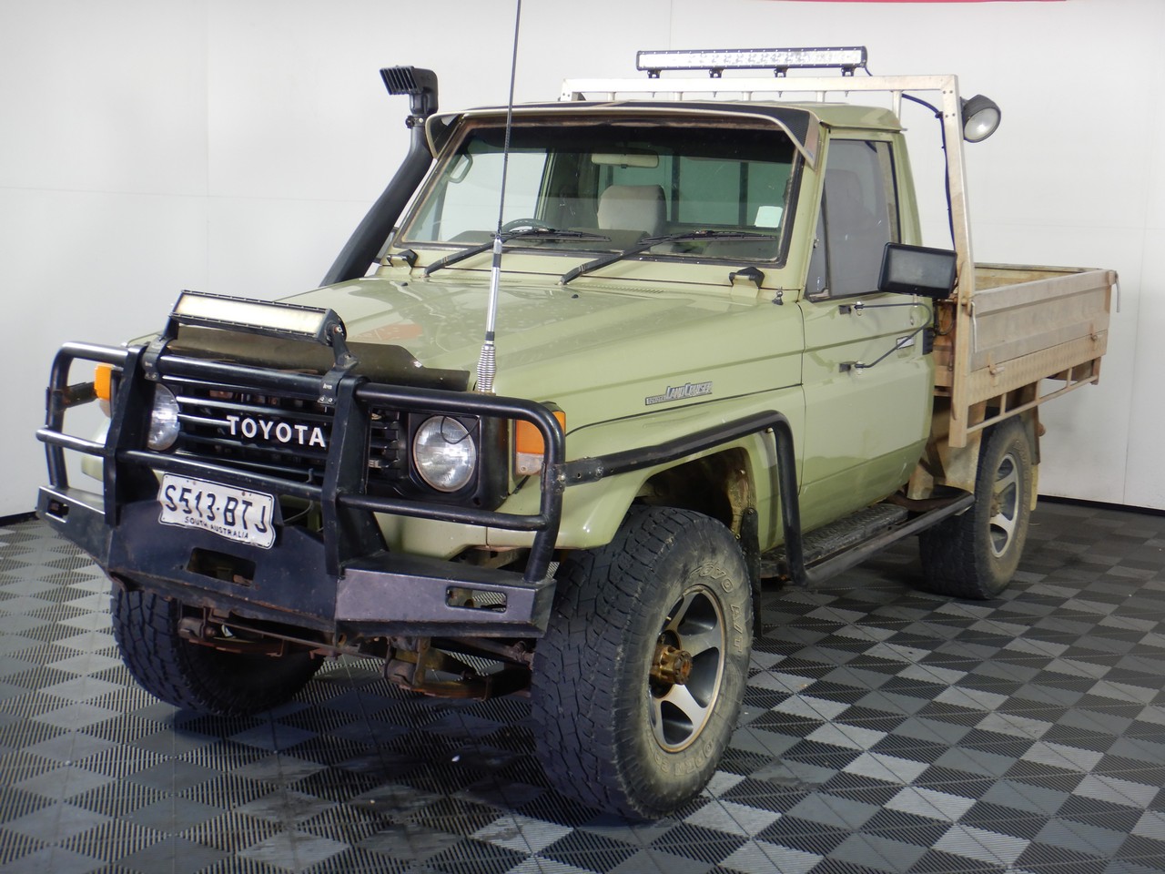 1993 Toyota Landcruiser (4x4) HZJ75 Manual Cab Chassis Auction (0001 ...