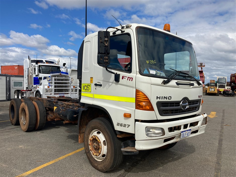 2010 Hino FM500 6x4 Cab Chassis Truck Auction (0001-9026493) | Grays ...