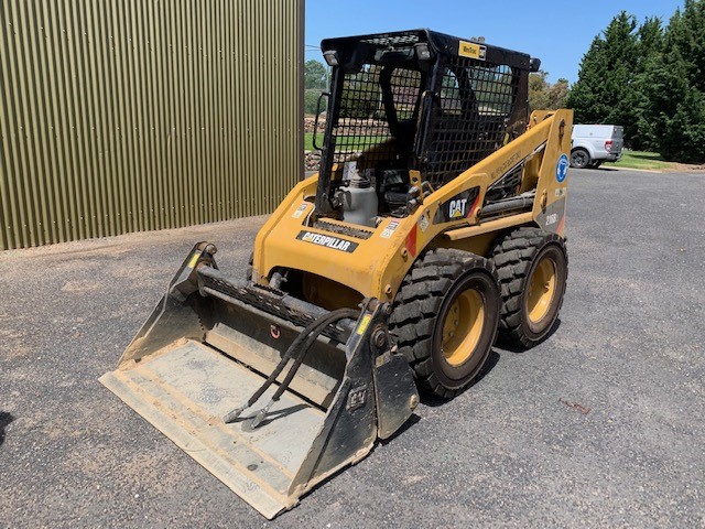2017 Caterpillar 216B3 Skid Steer Loader Auction (0014-5045728) | Grays ...