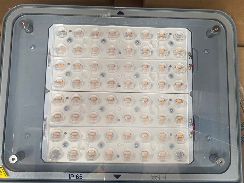 Philips LED IP65 Highbay Canopy Light 100W 14000 Lumens Auction ...