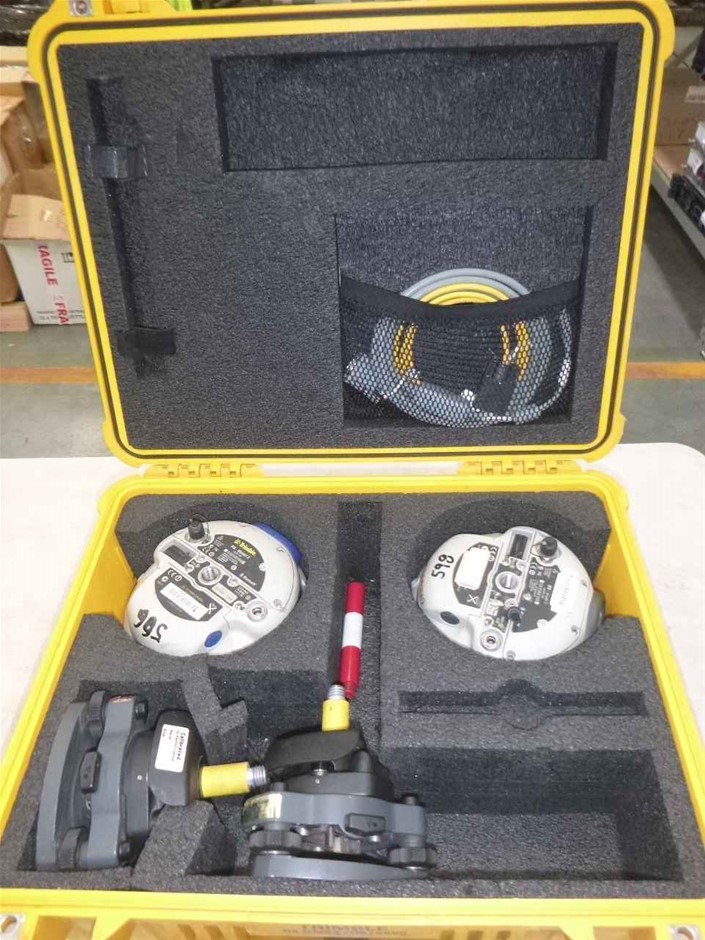 2x Trimble Radio Module and Mounting Brackets in Case Auction (0082 ...