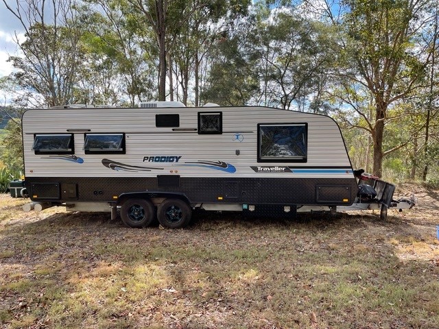 Traveller Prodigy Tandem Rocker Caravan Auction (0001-50066141) | Grays ...