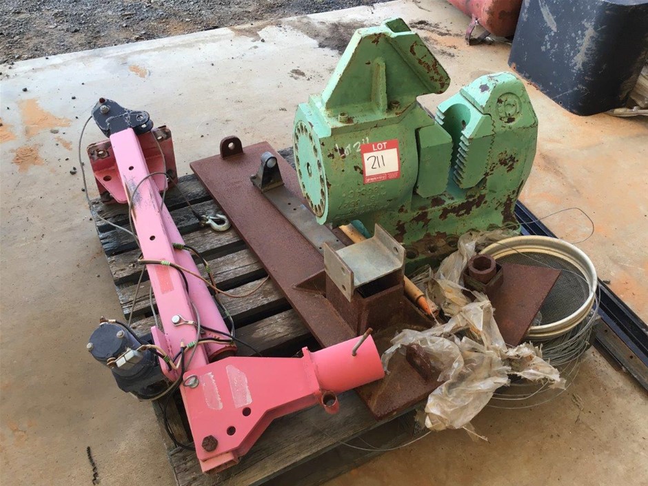 Ice Sheet Pile Clamp 80TU Auction (0211-7036892) | Grays Australia