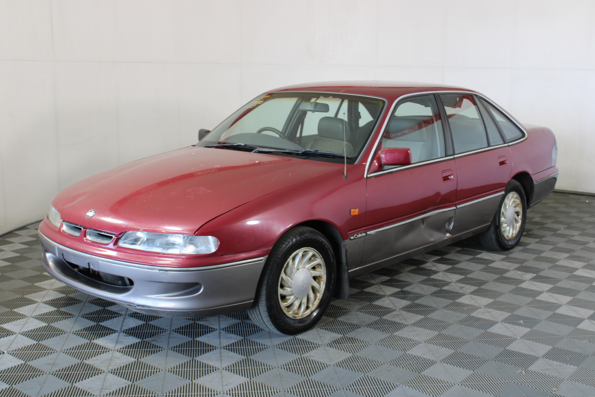 1994 Holden Calais VR V8 Automatic Sedan Auction (0001-10051516 ...