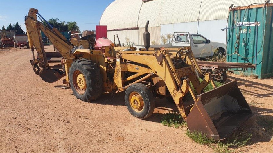 Massey Ferguson 40 Backhoe/Frontend Loader Auction (0063-3021157 ...