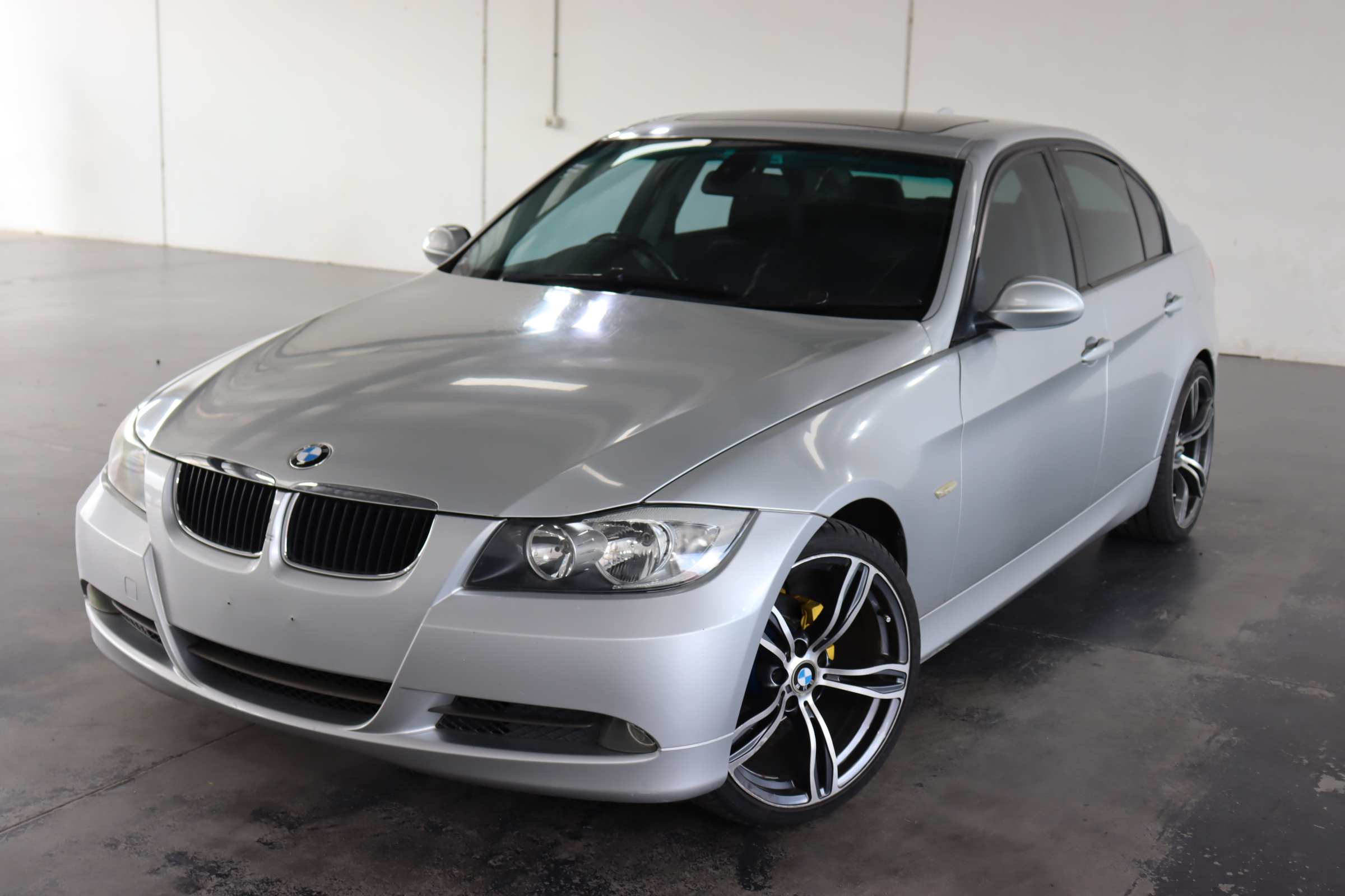 2005 BMW 320i E90 Automatic Sedan Auction (0001-20047592) | Grays Australia