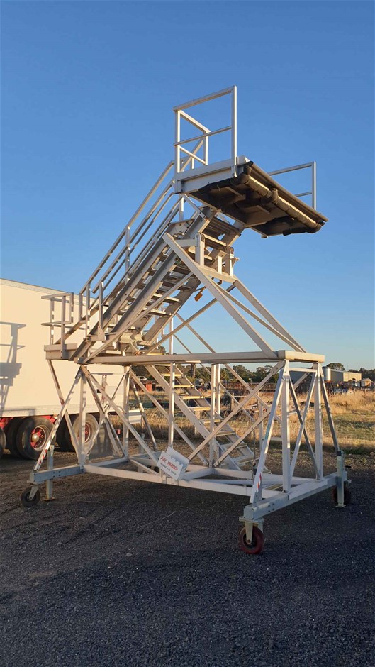 Adjustable Height Door Entry Stand Auction (0001-3028910) | Grays Australia