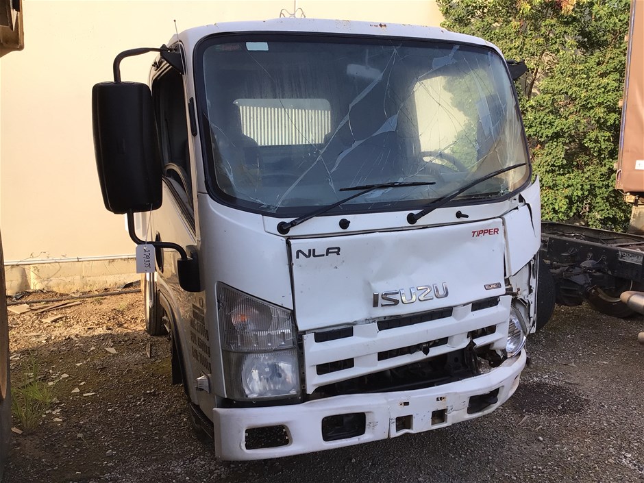 2010 Isuzu NLR 200 4 x 2 Tipper Truck (WOVR+Repairable) Auction (0001-10319670) | Grays Australia