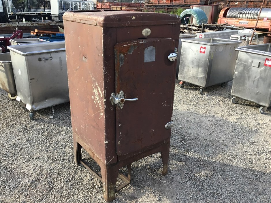 Rustic fridge Auction (0030-3021538) | Grays Australia