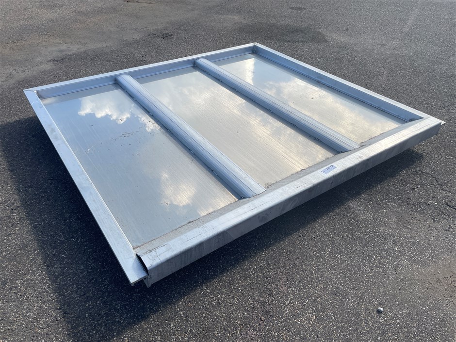 Tipper Bin Gate Panel Auction (0046-7039287) | Grays Australia