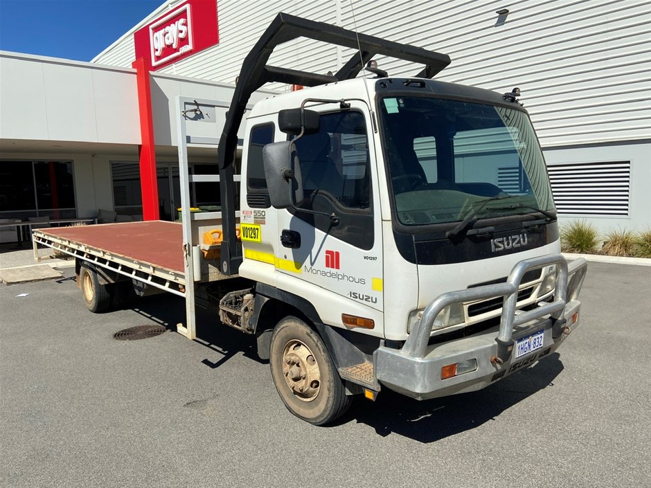 2007 Isuzu FRR 550 Long 4 x 2 Tray Body Truck Auction (0009-9030605 ...