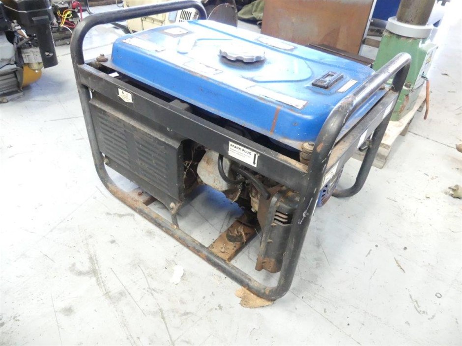Taurus 2000 Watt Petrol Powered Generator Auction (0245-5048416 ...