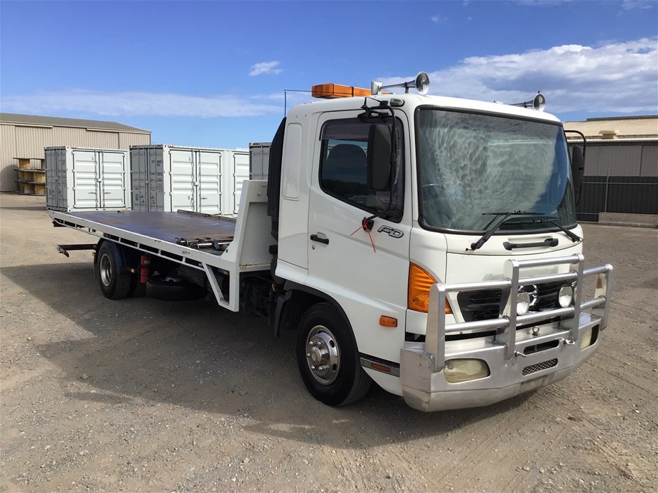 2006 Hino FD1J 4 x 2 Tilt Tray Truck – SA