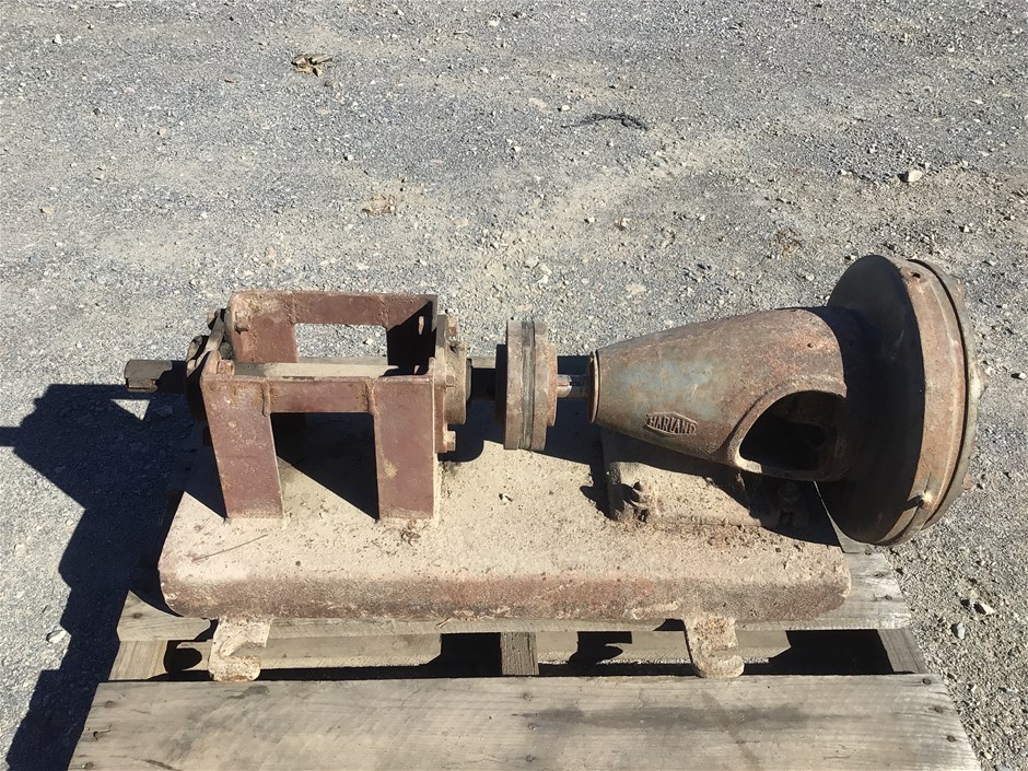 Harland Pump Auction (0052-8015029) | Grays Australia