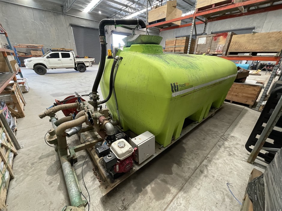 8000L Poly Slip On Water Tank Auction (0020-7039288) | Grays Australia