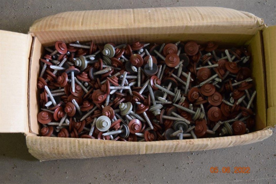 Part Box of Bremick Self Drill Cyclone Roofing Screws Auction (0018 ...