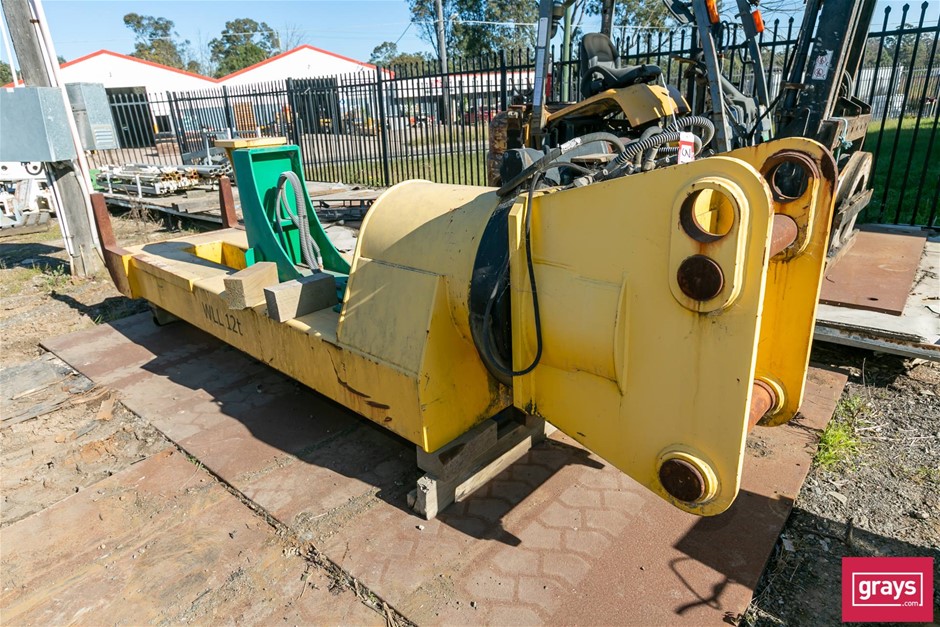 Excavator Attachment - Sandstone Block Lifter/Positioner Auction (0031 ...