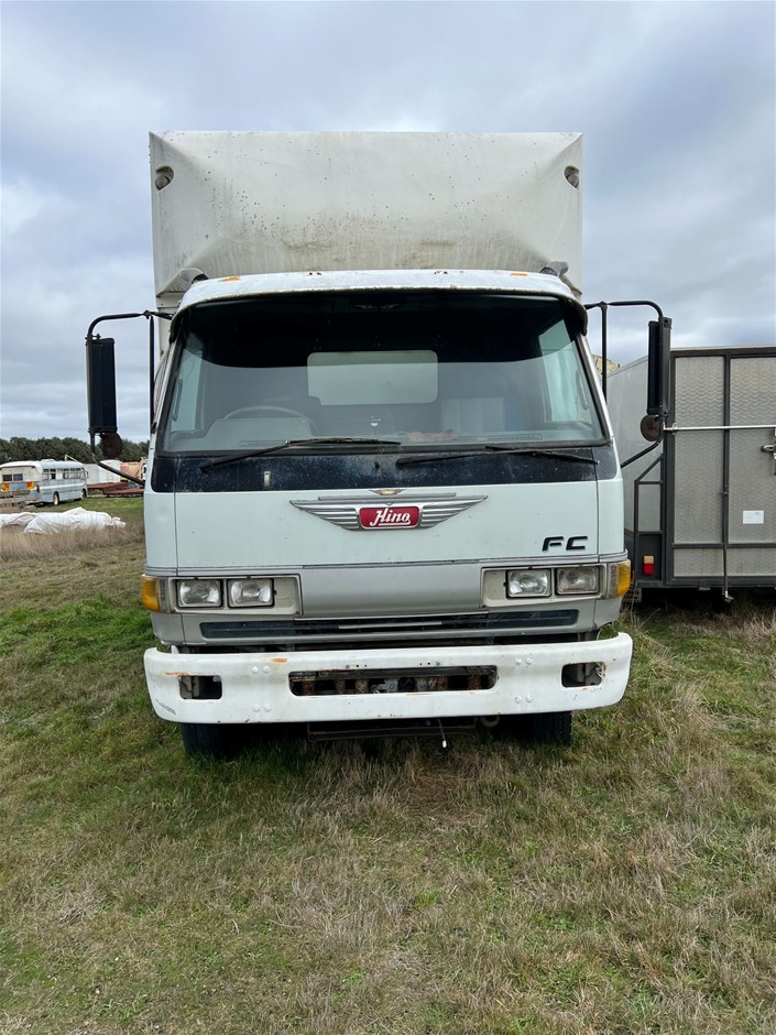 1995 Hino FC3WSER 4 x 2 Curtainsider Rigid Truck Auction (0002-3022709 ...