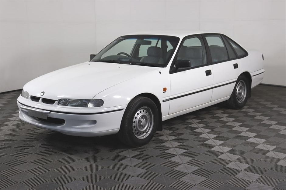 1995 Holden VR Commodore Executive Ex-Police BT1 V8 Manual Sedan ...