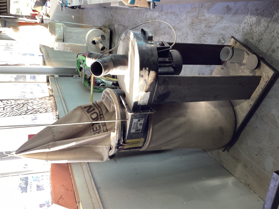 Recon dust extractior. Auction (0014-3023086) | Grays Australia