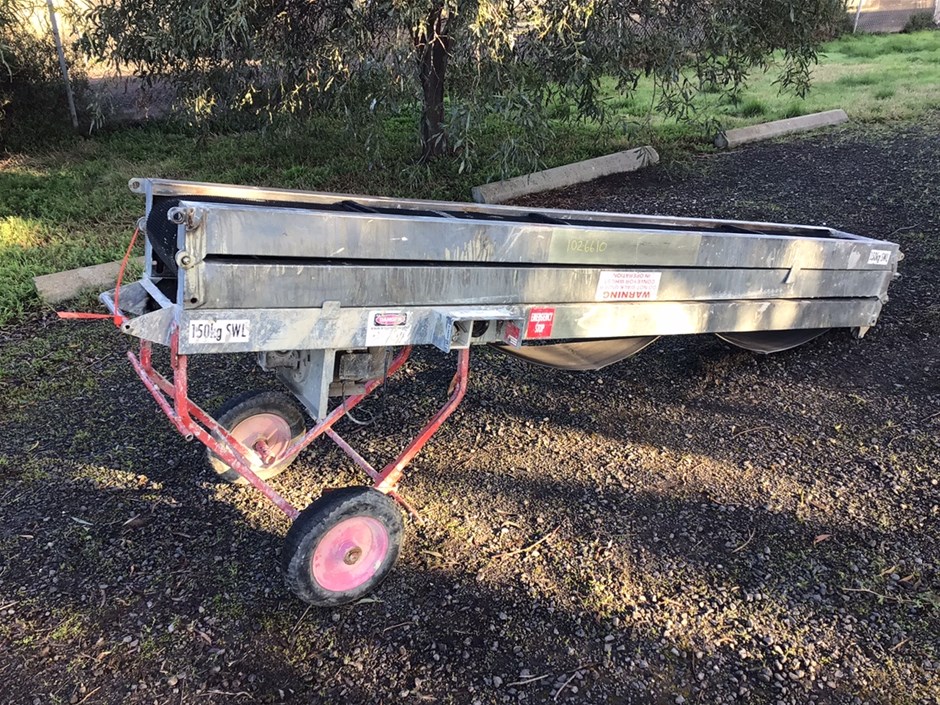 Folding Brick Elevator Auction (0012-3023477) | Grays Australia