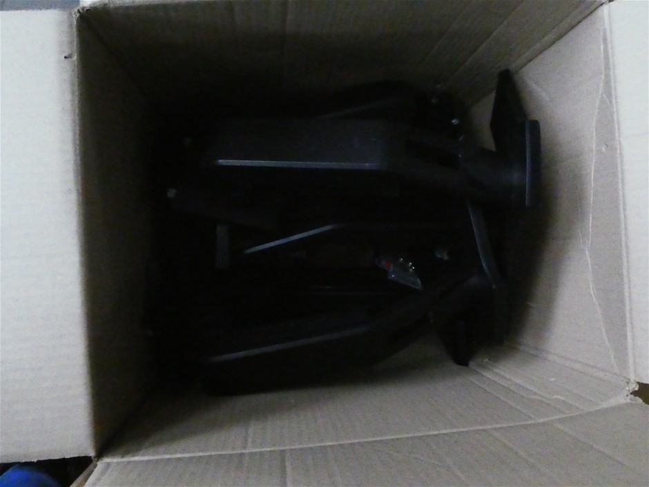 Dell Montor P2210F and stands Auction (0006-2546423) | Grays Australia