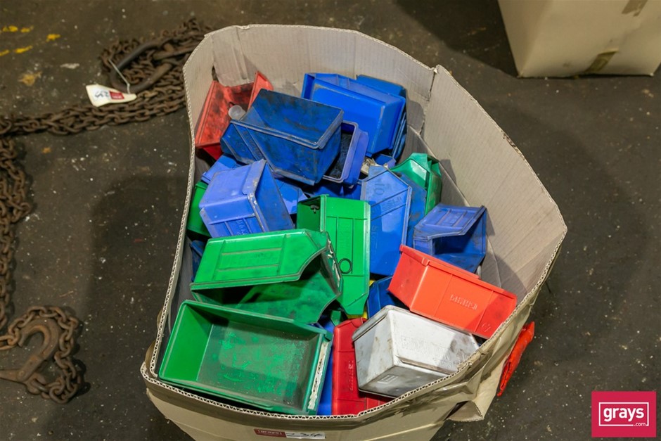Dexion Quantity of Poly wall Hanger Part Tubs Auction (0234-5050082 ...