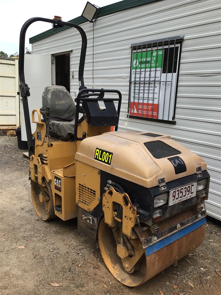 2005 Caterpillar CB-114 Dual Roller Smooth Drum Auction (0019-7041139 ...