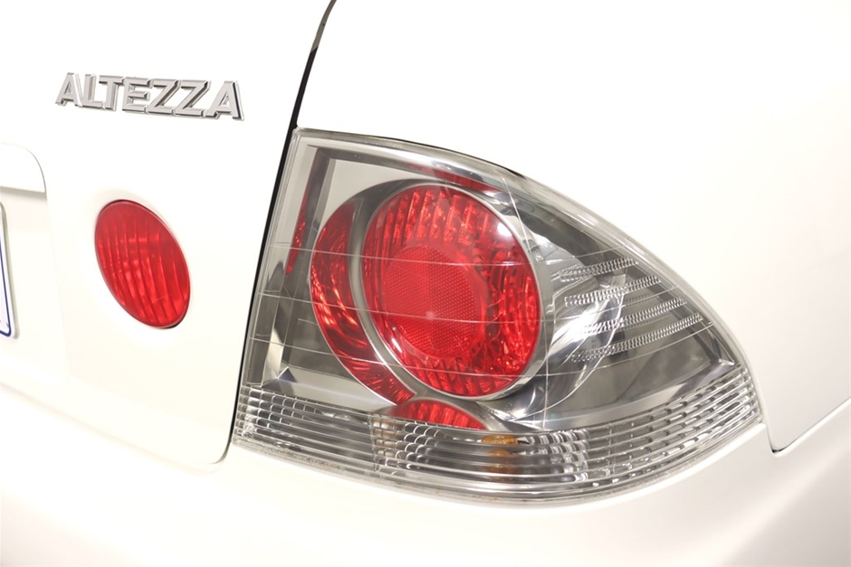 1999 Toyota Altezza Import Manual Sedan Auction (0001-20082266) | Grays ...