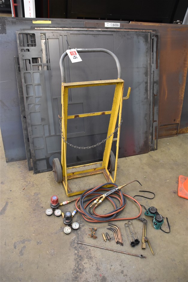 Oxy/Acetylene Trolley & Accessories Auction (0045-5050407) | Grays ...