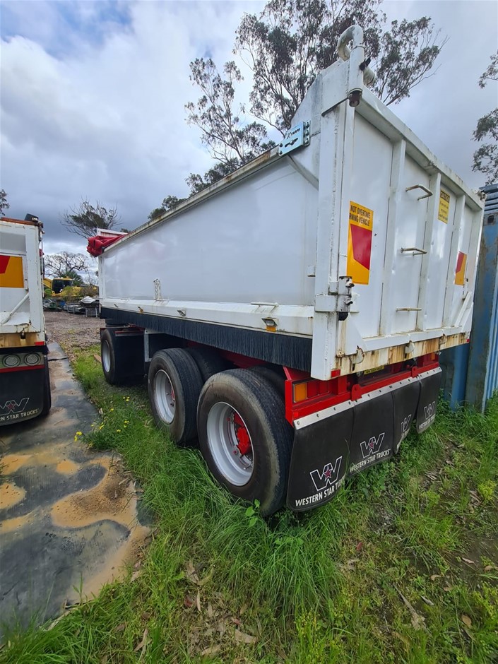 1997 West-Trans Tri-Axle Bisalloy Super Dog Tipping Trailer Auction ...