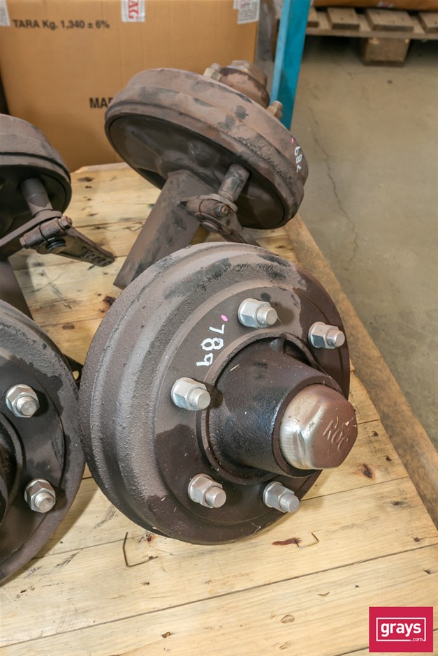 Qty 2 x Heavy Duty Trailer Stub Axle Assembly Auction (0789-5050080 ...