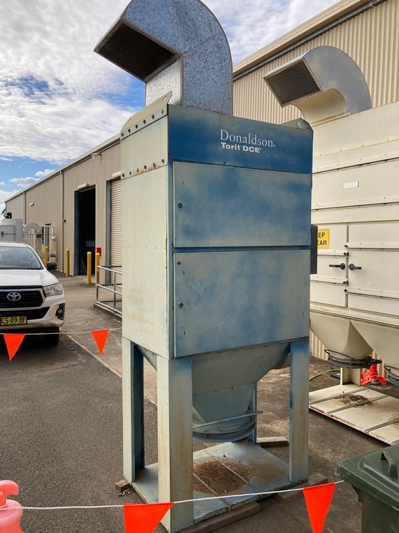 2006 Donaldson Torit DCE UMA 253 G8 dust extraction unit Auction (0040 ...