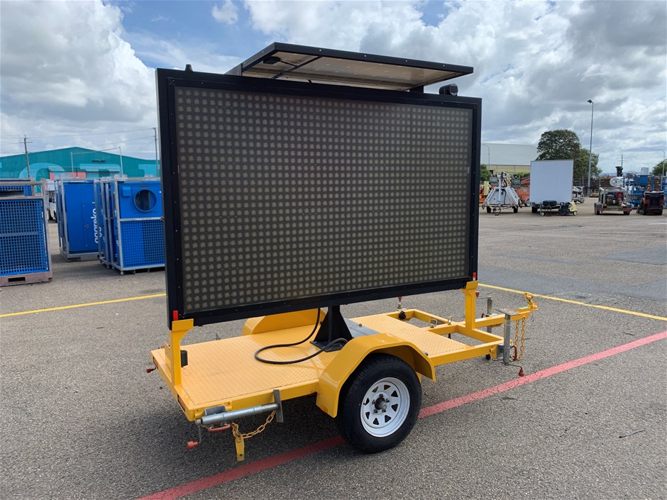 2015 Giga Signs VMS5C Single Variable Message Sign Trailer Auction ...