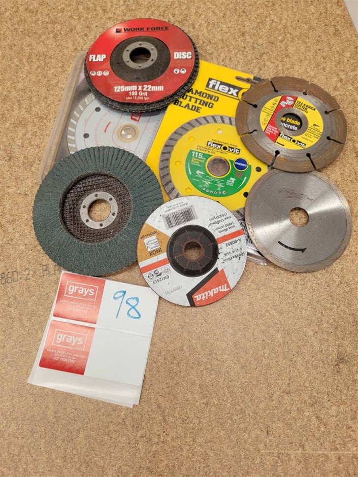 7 mixed sizes and types angle grinder disks Auction (0098-3023676 ...