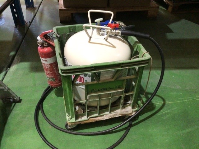 Tensor Grip FS-600 Contact Adhesive and Spray Gun Auction (0030-9035879 ...