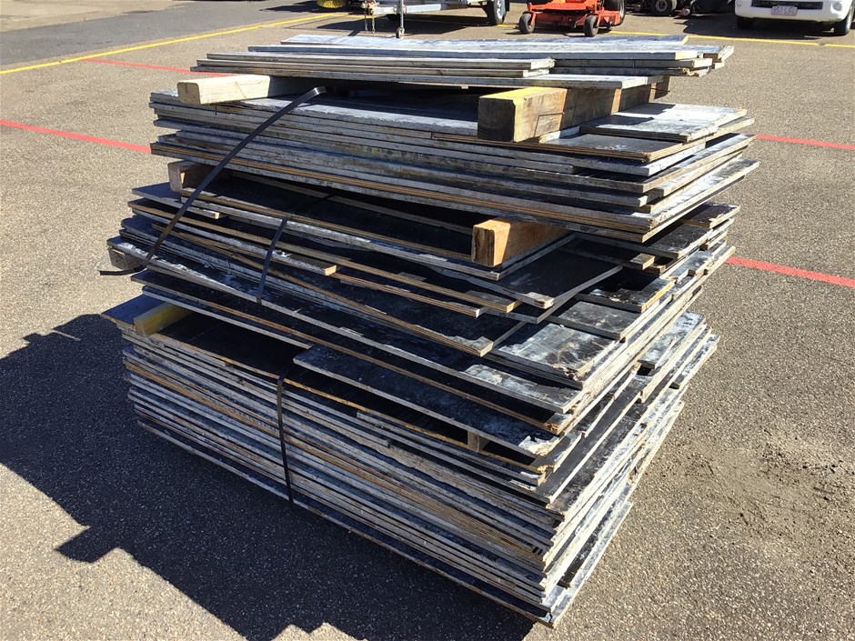 Qty of Various Size Formwork Sheets Auction (0285-7042323) | Grays ...