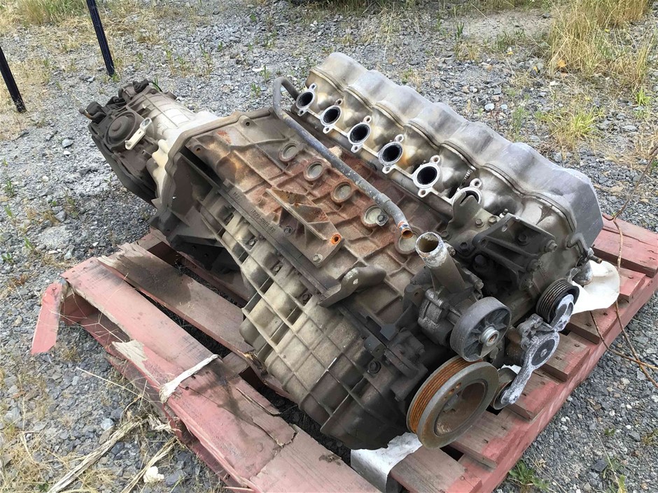 Intech 4.0L 6 Cylinder Engine with Gearbox Auction (0074-7042119 ...