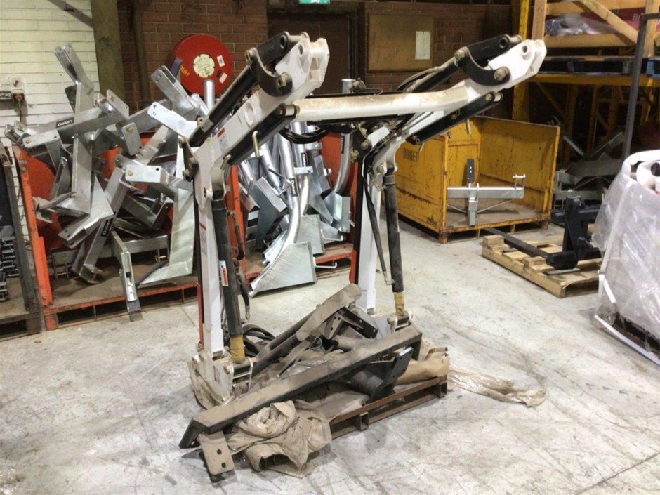 Front End Loader for CT1XX Series Tractor Auction (0072-3025424 ...