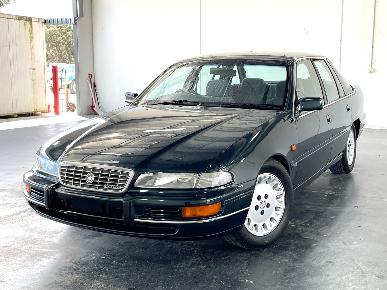 1995 Holden Statesman VR Automatic Sedan