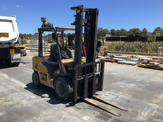 Caterpillar DP30N Counterbalance Forklift Auction (0021-9038078 ...