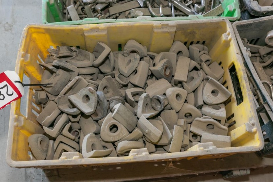 Qty Large Quantity Truck Spider Rim Clamps Auction (0282-5051823 ...