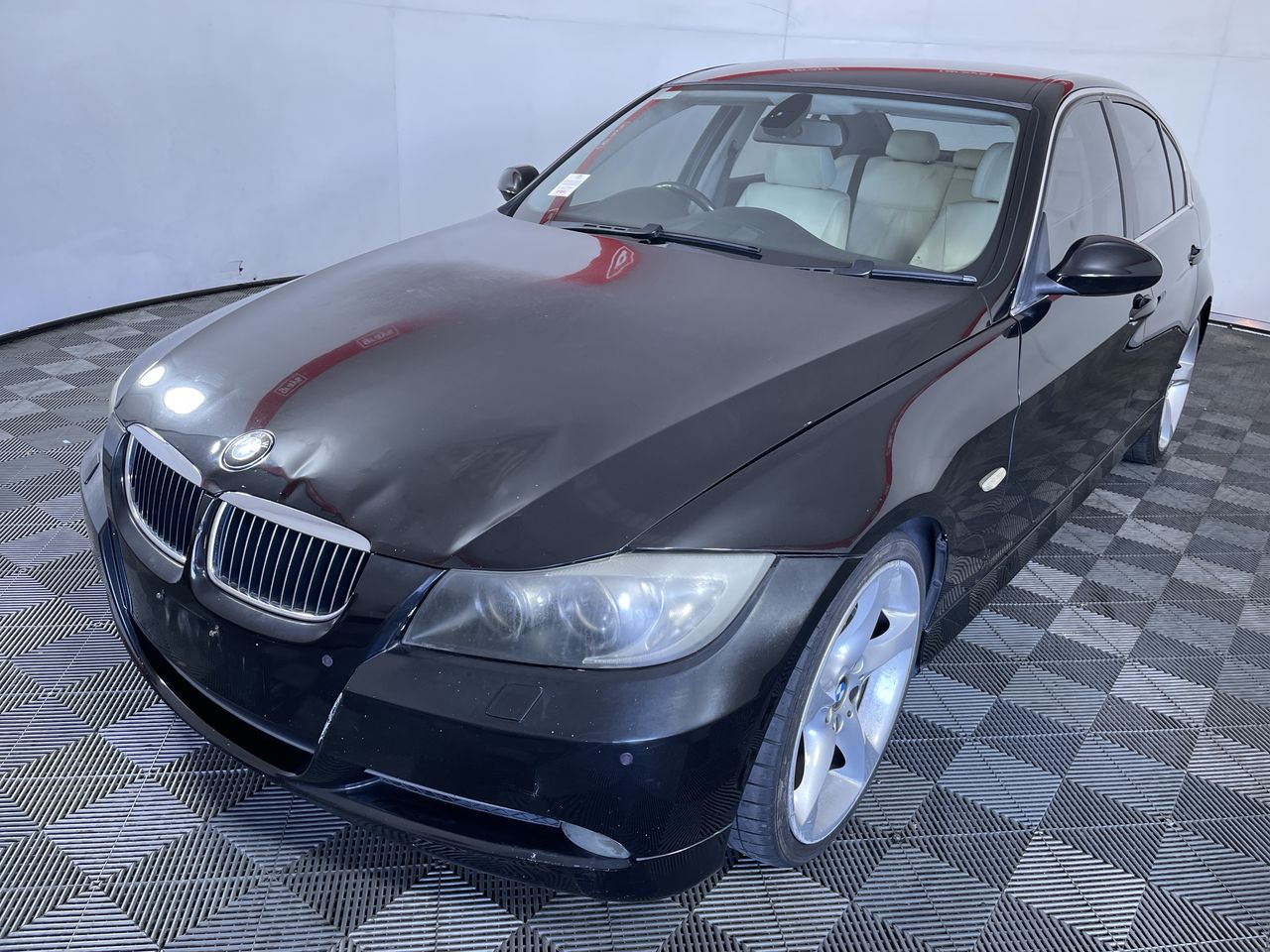 2005 BMW 330i E90 Automatic Sedan Auction (0001-50701399) | Grays Australia